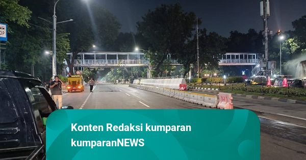 Demo di Patung Kuda Bubar, Jalan Medan Merdeka Barat Dibuka Kembali ... Demo di Patung Kuda Bubar, Jalan Medan Merdeka Barat Dibuka Kembali ...